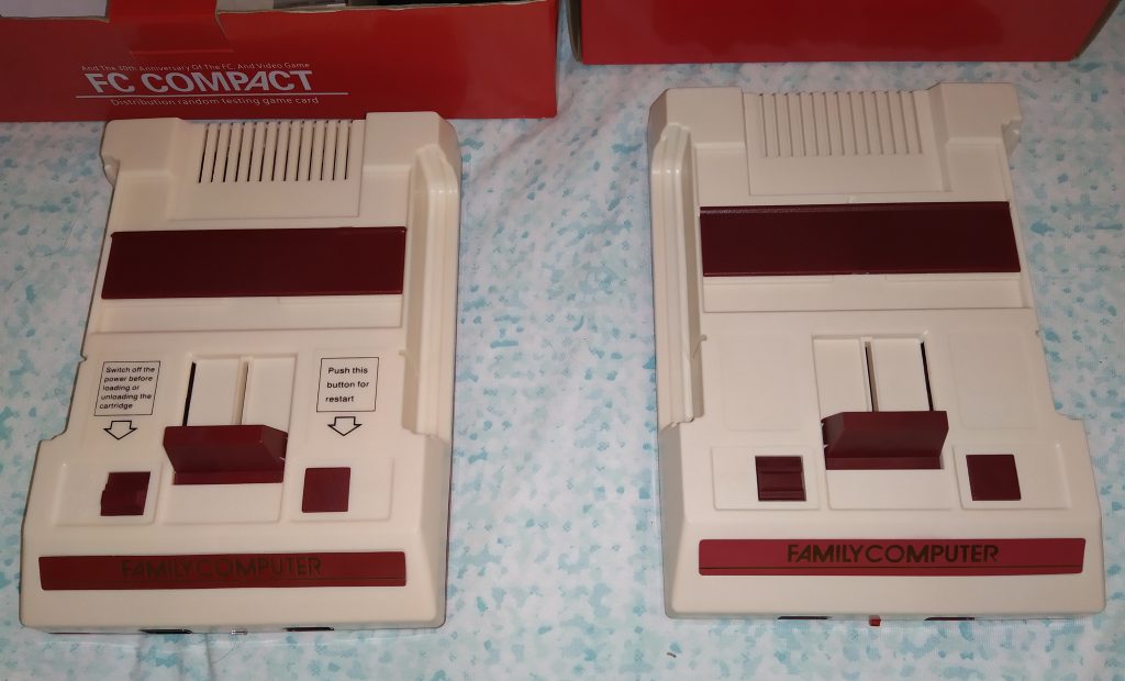 Petit test comparatif Famiclones FC Compact V1 et V2 – Gamers du Grenier